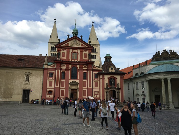 St George's Basilica | Sightseeing | Prague