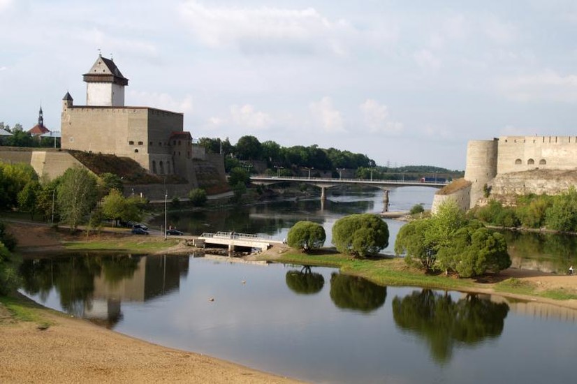 The Border | Sightseeing | Narva