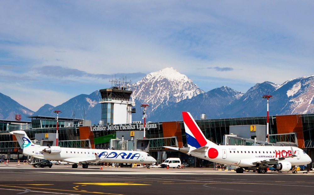 Arriving by Plane | Arrival & Transport | Kamnik