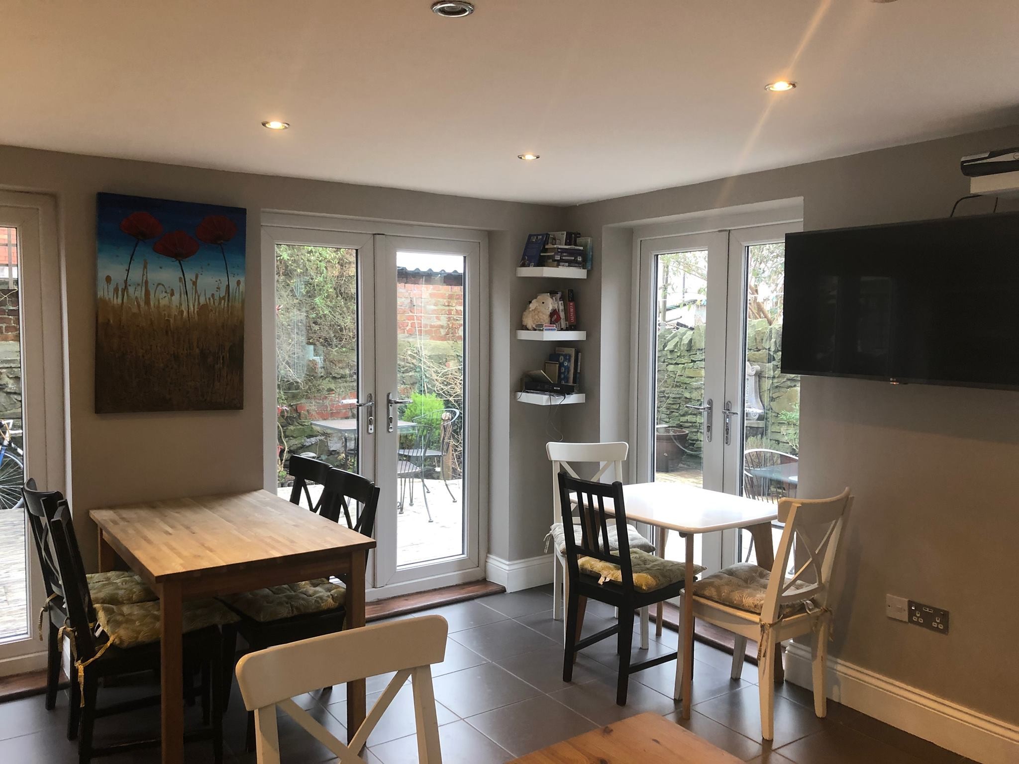 The River House Hostel | Hotels | Cardiff