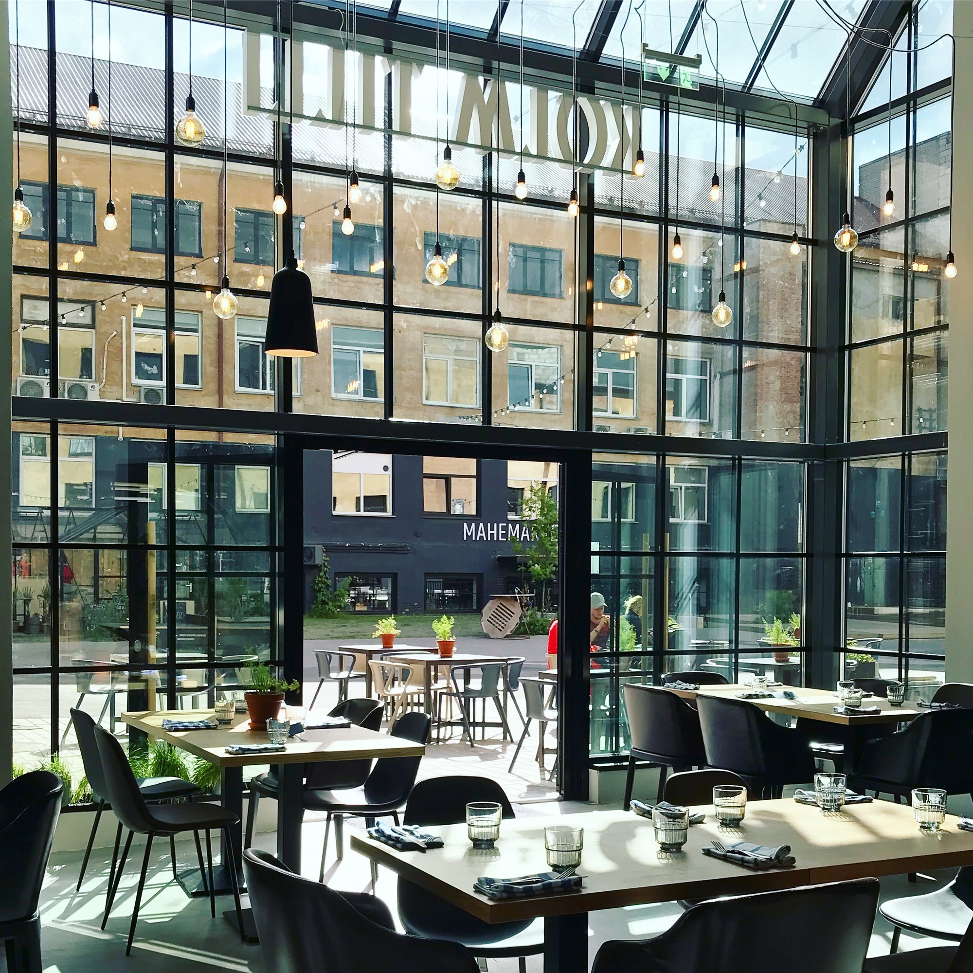 Kolm Tilli | Restaurants | Tartu