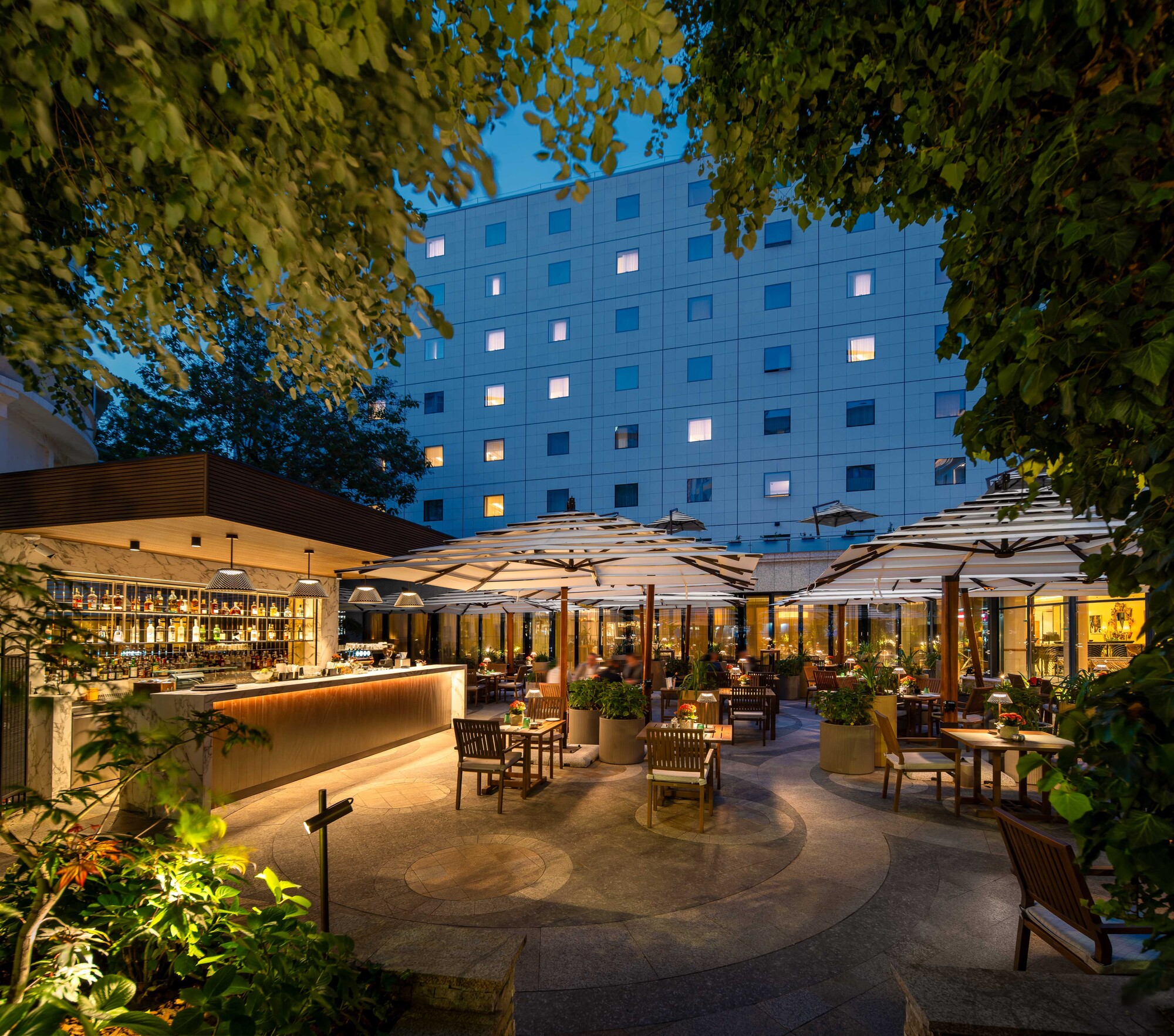 Roberto's & La Strada | Bucharest Travel Guide