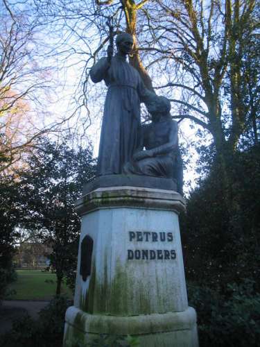 Peerke Donders Statue | Sightseeing | Tilburg