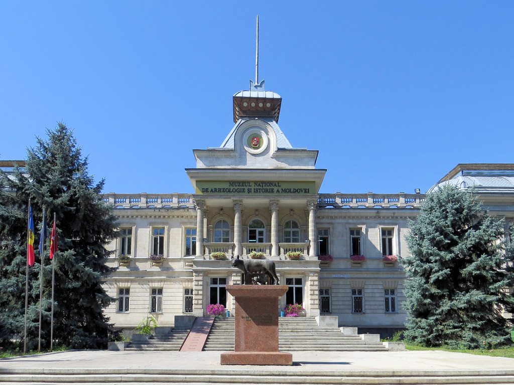 National Museum of History of Moldova | Sightseeing | Chisinau