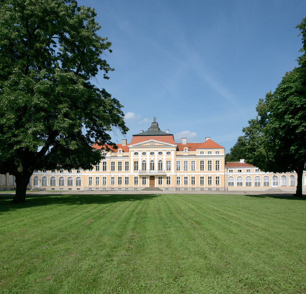Raczyński Palace in Rogalin | Sightseeing | Wielkopolska / Greater Poland