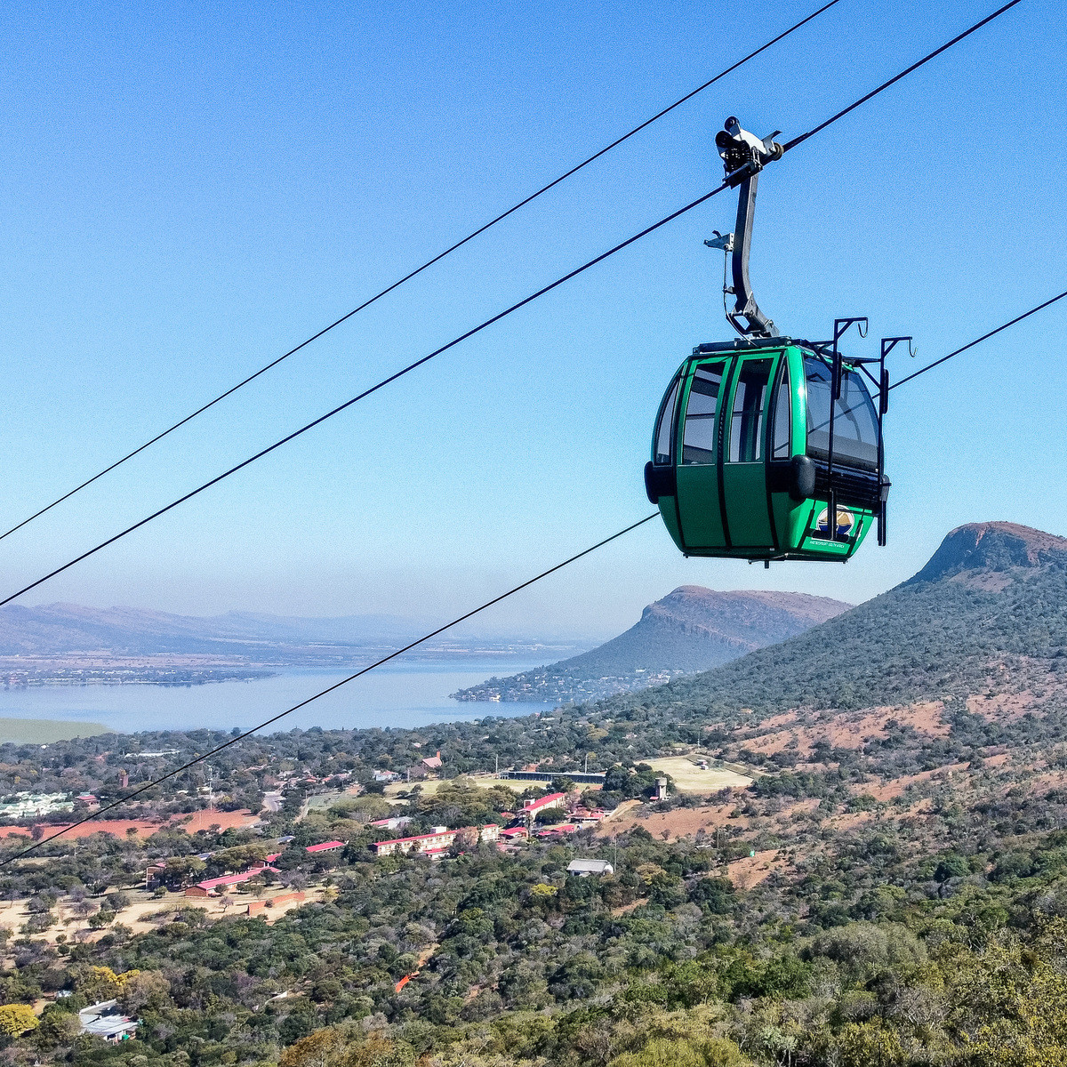 Full Day Bus Tour to Hartbeespoort Dam and the Magaliesberg