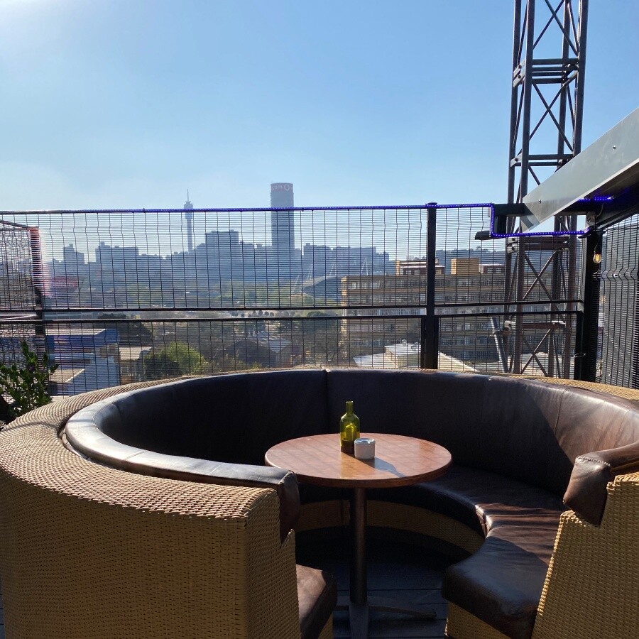 MaxX & Love and Andra – Live at The Troyeville