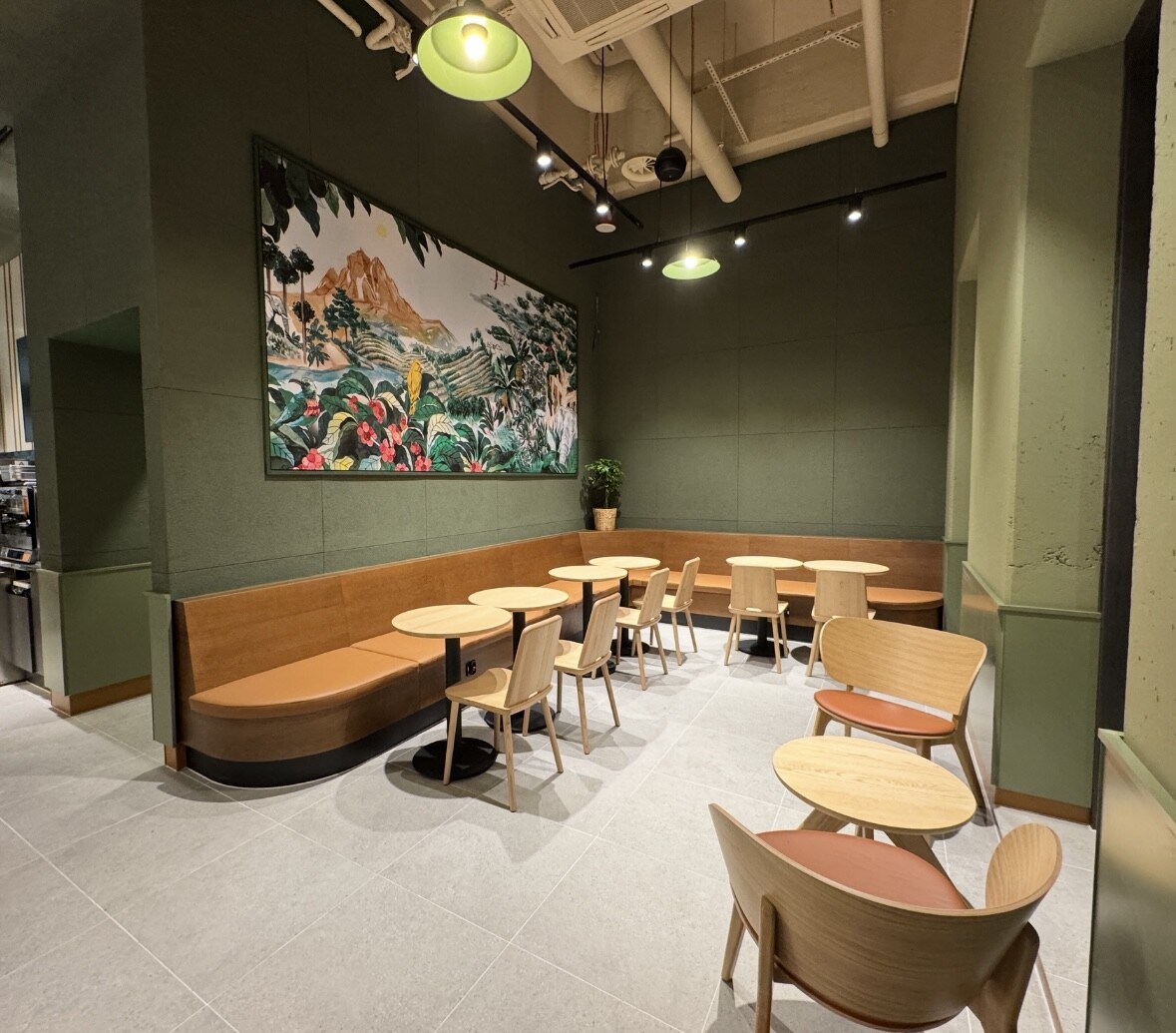 Starbucks Łódź Sukcesja | Cafes | Lodz