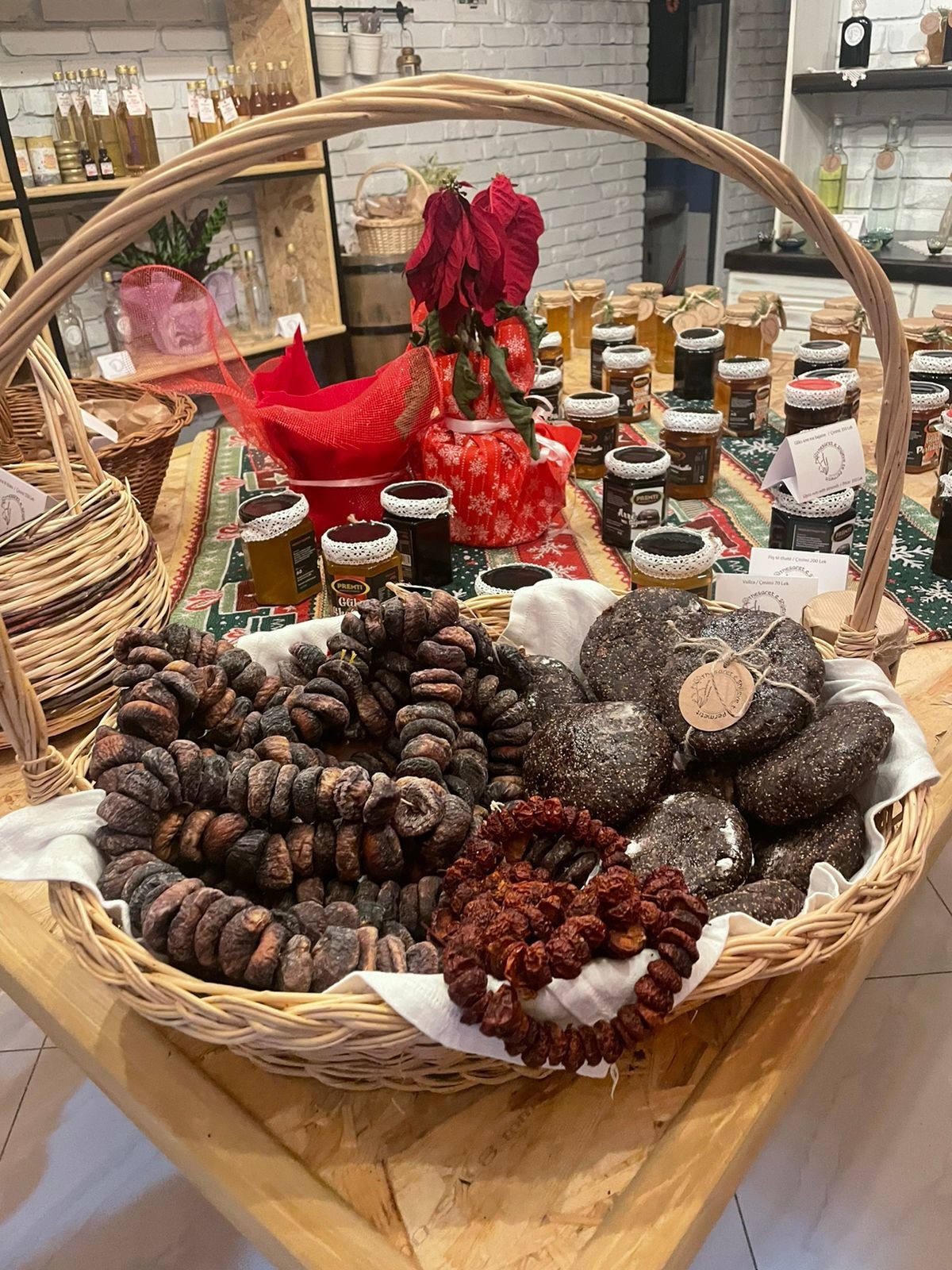 Thesaret e Shijeve të Përmetit | What to See & Do | Përmet