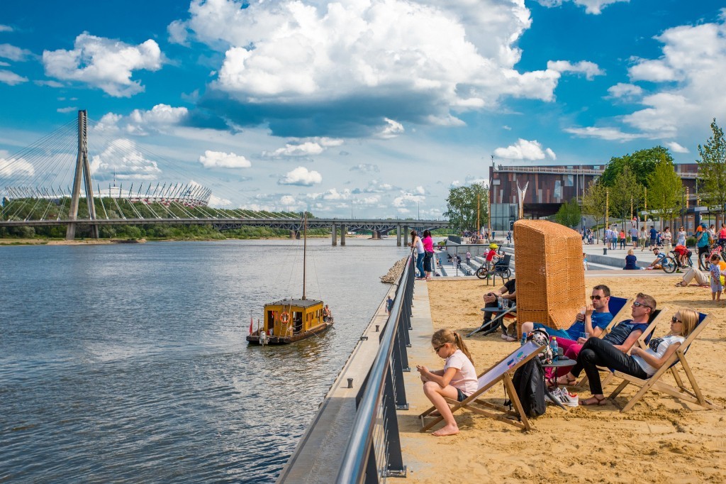 Summer in the City: Warsaw River Recreation & Beach Bars